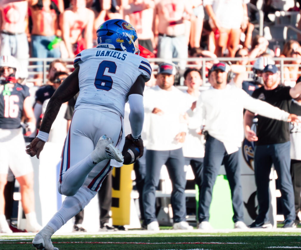 Kansas falls 24-20 to Arizona after Wildcats’ last-minute touchdown ...